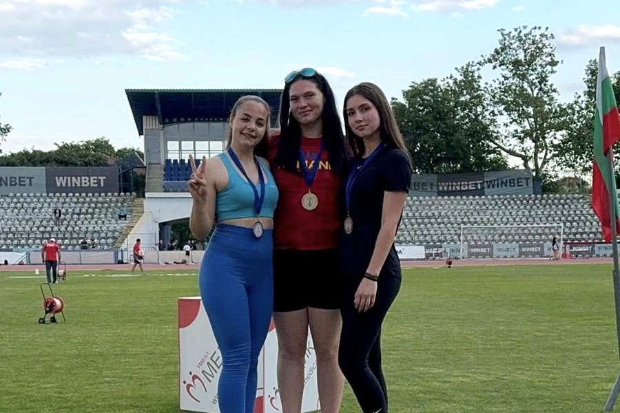 Daria Sărban a obținut media de argint în Bulgaria pentru aruncarea ...